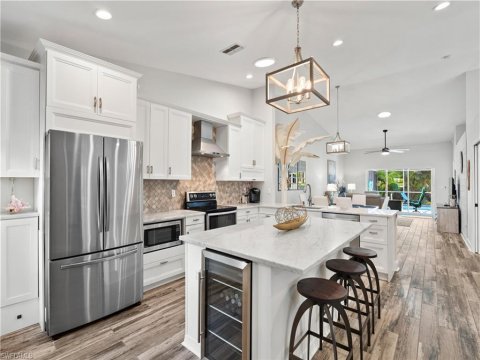 Wiggins Bay Naples Real Estate: 17 Condos for Sale